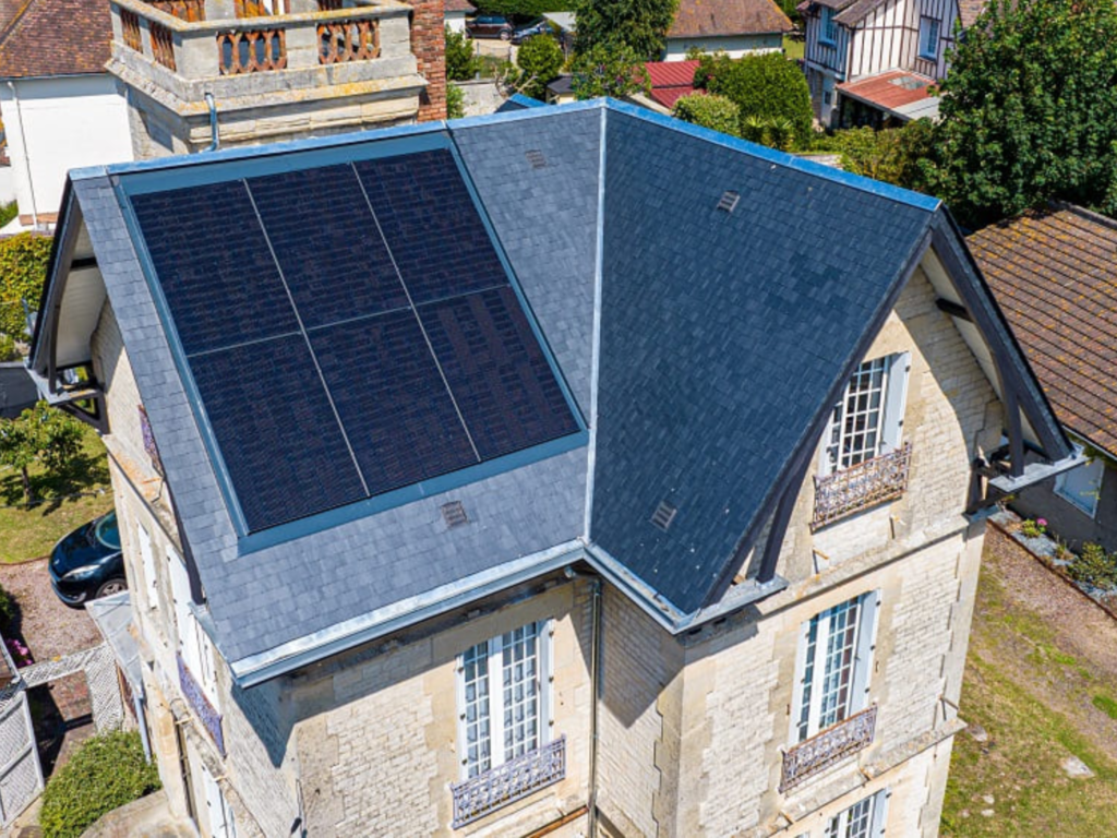 Pose de panneaux photovoltaïques | Harcourt Couverture